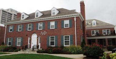 Should I Join A Frat? - The Pros & Cons Of Joining A Fraternity